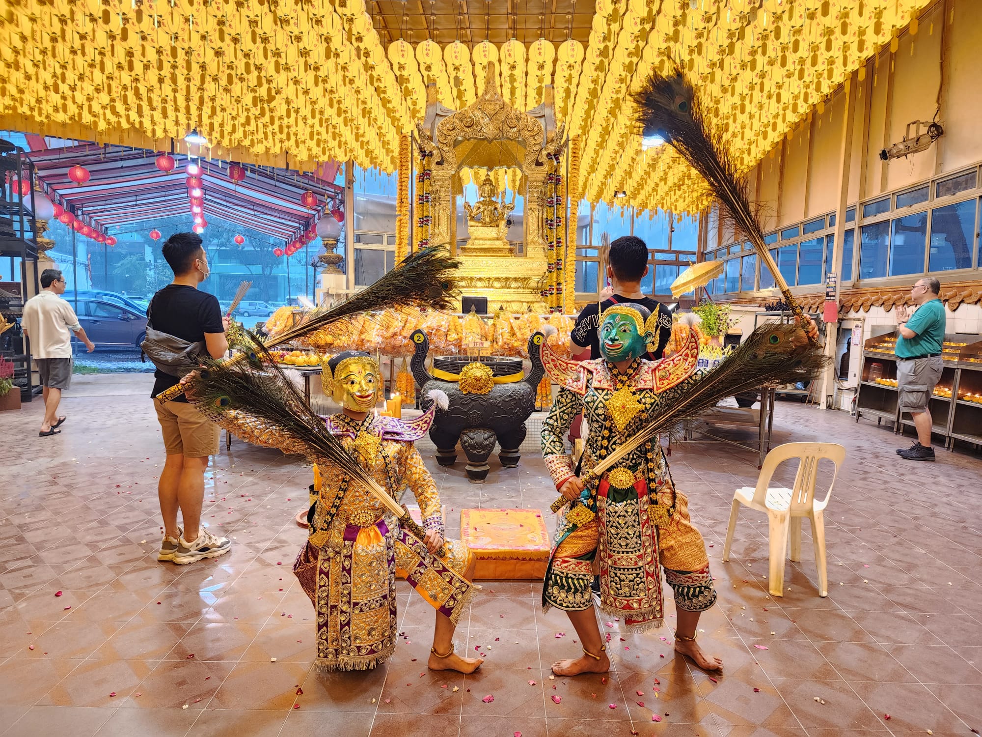 Thai Blessing Dance and Worship for Four Face Buddha in Singapore – TDS